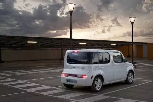 nissan cube