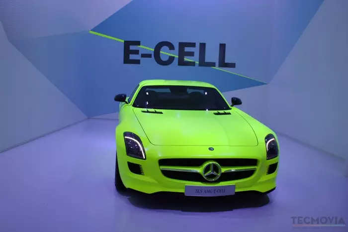 Mercedes_SLS_AMG_E-Cell_Frankfurt_08