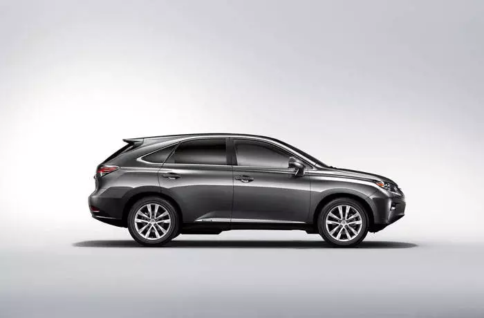 Lexus pripravuje kompaktné SUV s názvom NX a hybridnou technológiou