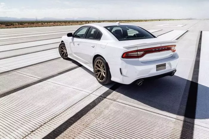 डज चार्जर SRT Hellcat