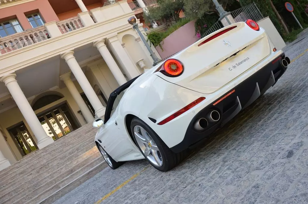 Ferrari California T