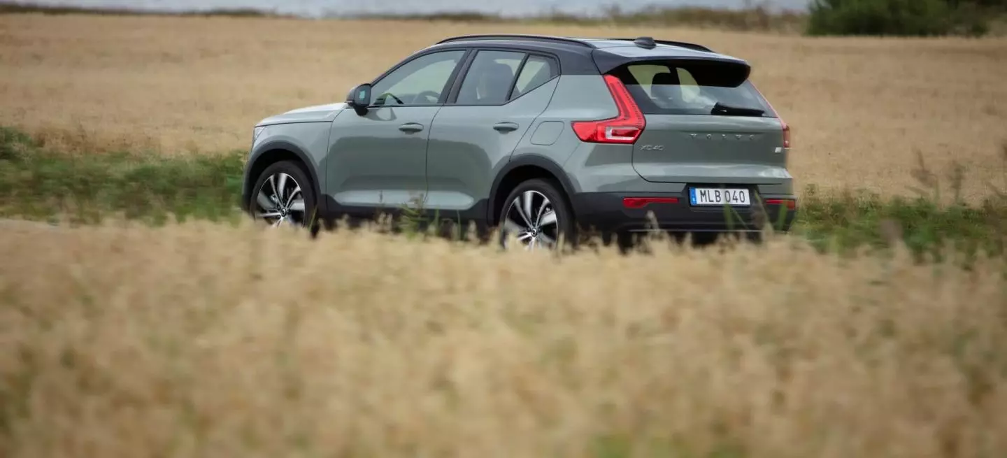 Volvo Xc40 Recharge P8 Awd In Sage Green