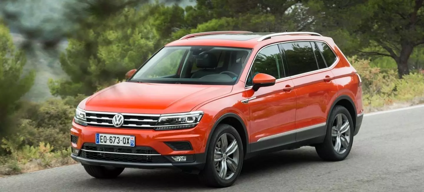 Makina me kristal që çmontojnë Volkswagen Tiguan