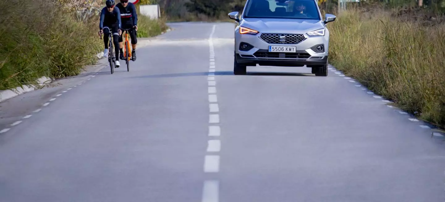 Correctly Overtaking Cyclists Bicycles 05