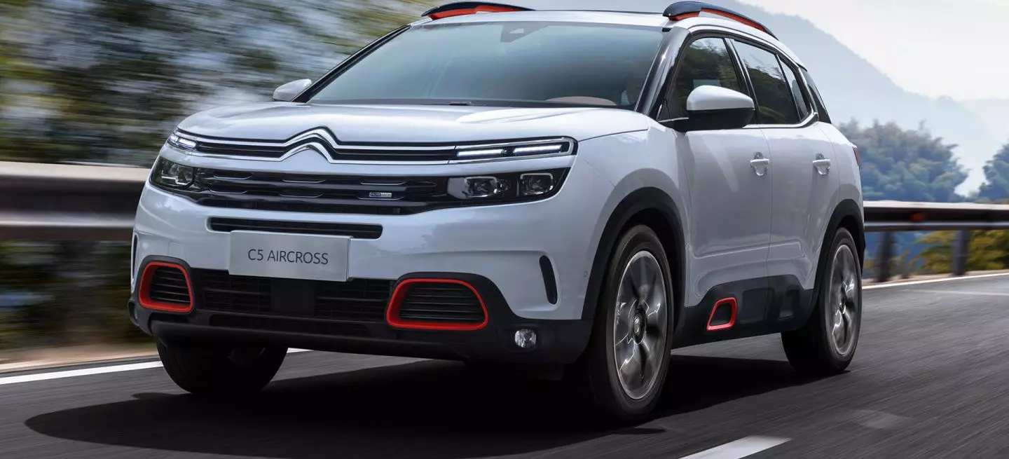 Стандартны аўтамабіль Citroen C5 Aircross