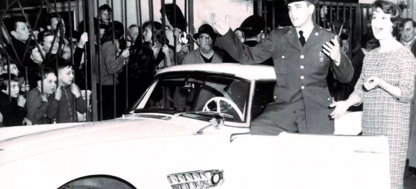 Umlando we-Bmw 507 Roadster u-Elvis Presley