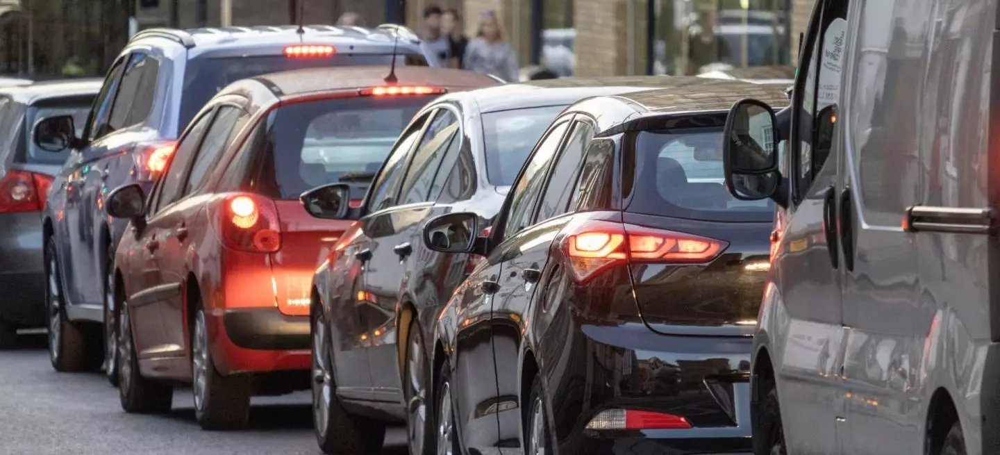 Dezavantaje Combustibili sintetici Contaminarea traficului urban