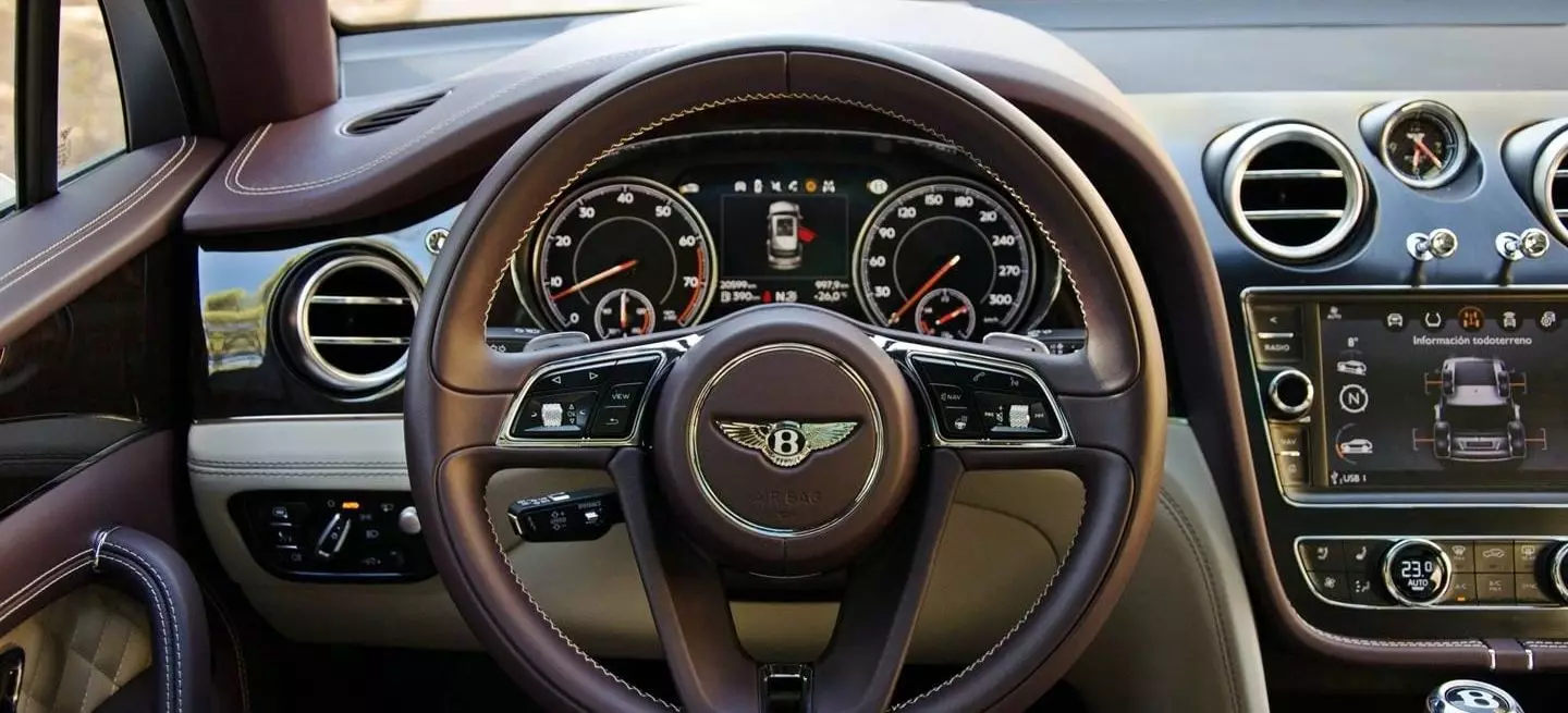 bentley-bentayga-garatge-diariomotor-2016-001-mdm