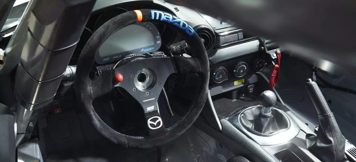 Mazda_MX-5_cup_2016_keys_DM_19