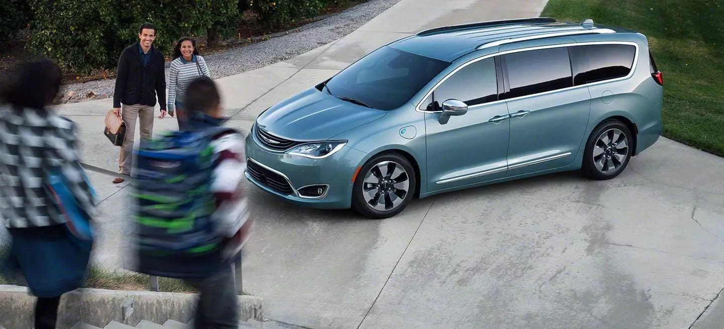 chrysler-pacifica-2016-22