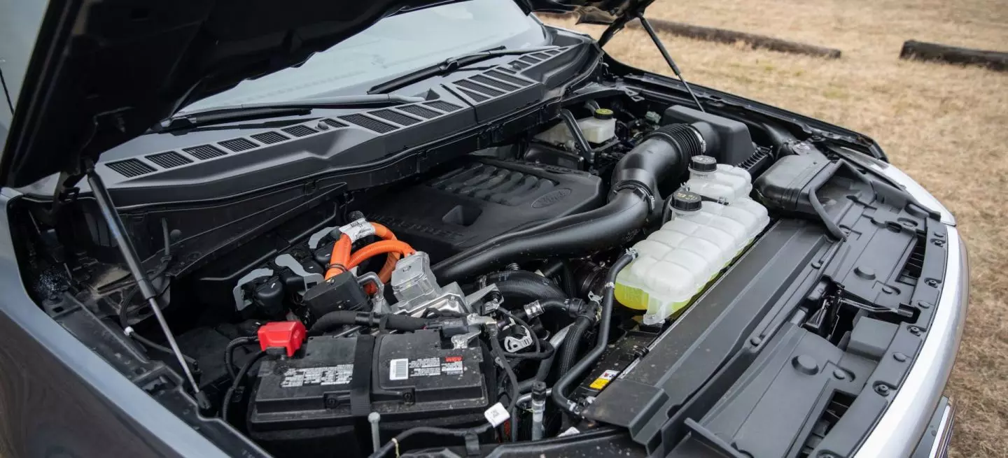 “Ford F 150 Powerboost 31” synap görüň