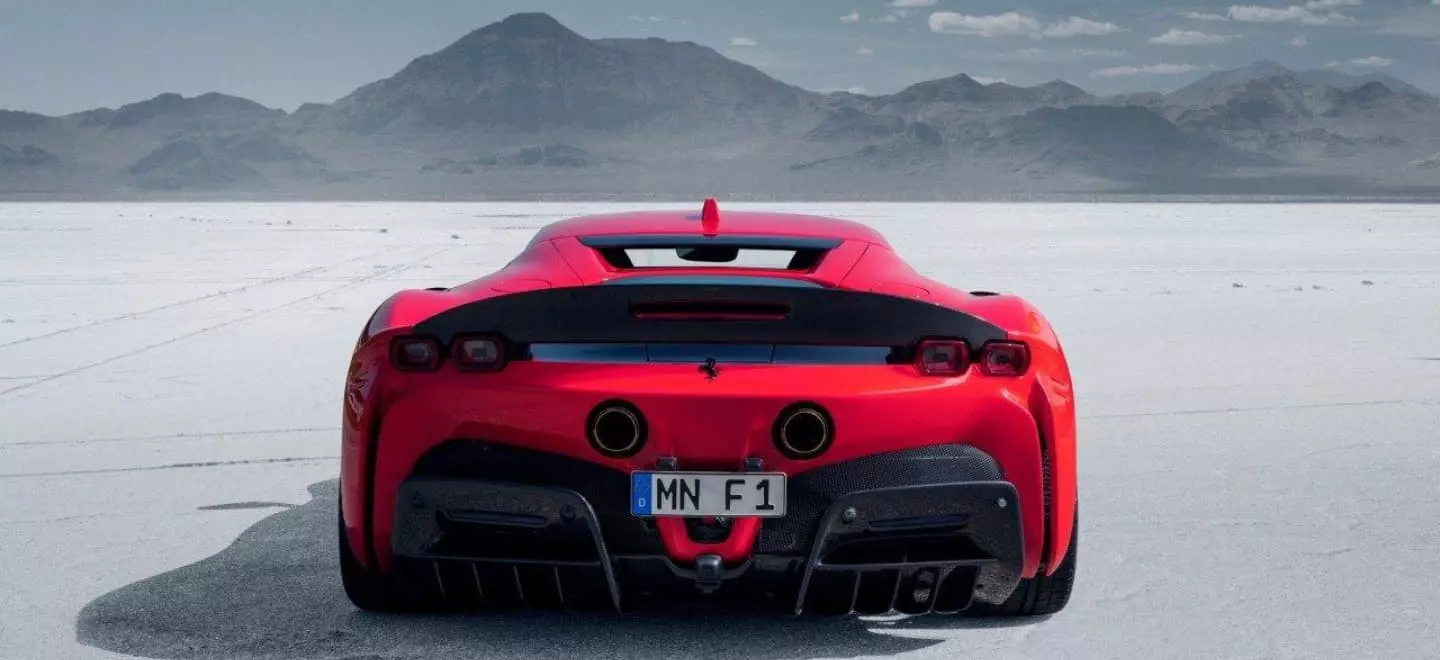 Още повече до краен предел: Ferrari SF90 Stradale надхвърля границата от 1100 к.с.