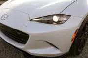 მესამე თაობის Mazda MX-5-ს გემშვიდობებით 23600 ევრო ფასით. 26507_2