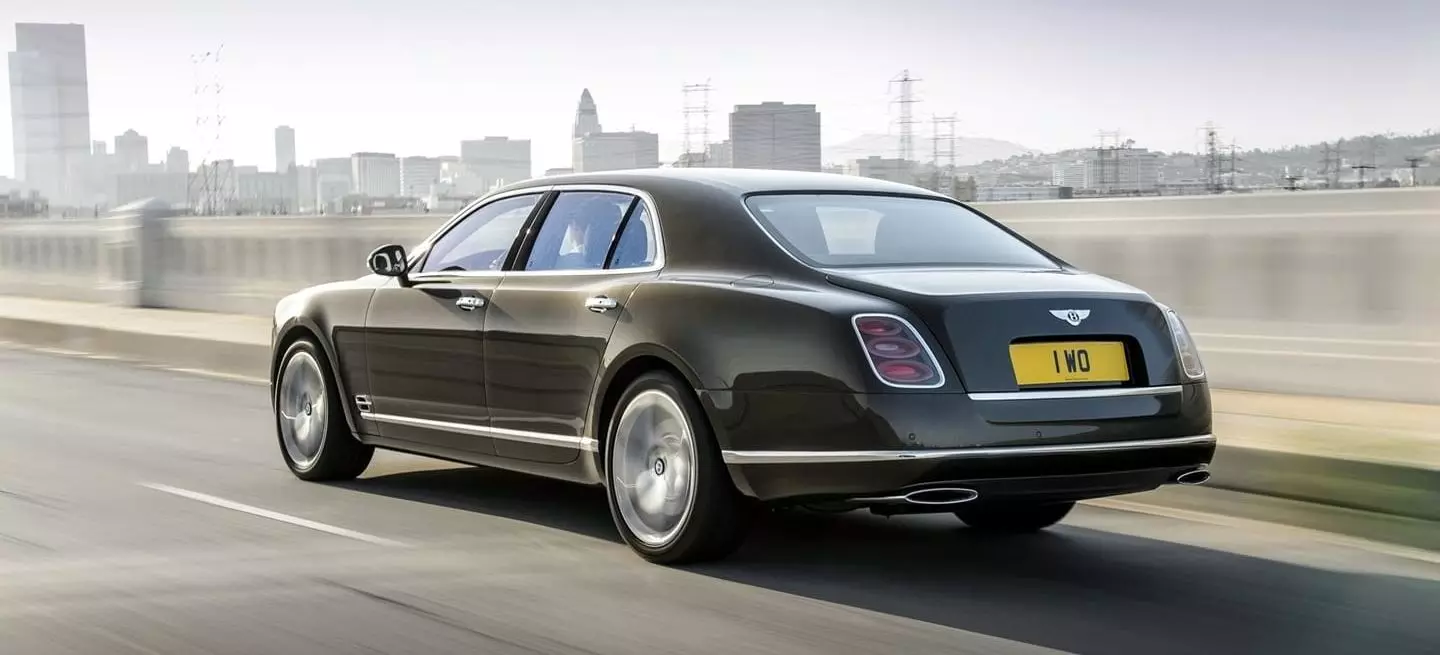 Bentley-Mulsanne-240315-003