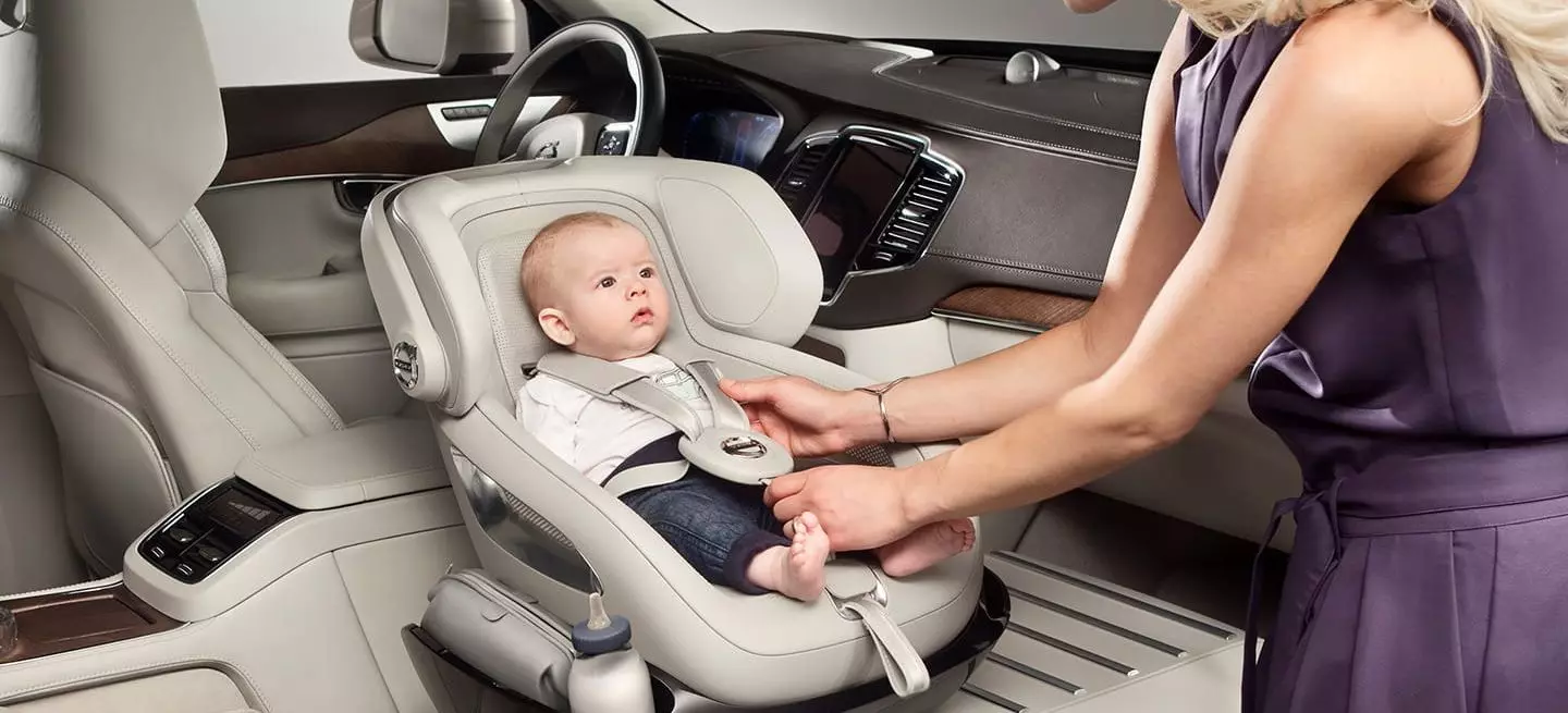 volvo-xc90-excellence-child-seat-concept-01-1440px