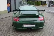 Jaguar waxay u egtahay, Porsche waa. Midka kaliya ee 911 GT3 ee British Racing Green midabka ayaa kaa dhigi doona jacayl 27011_3