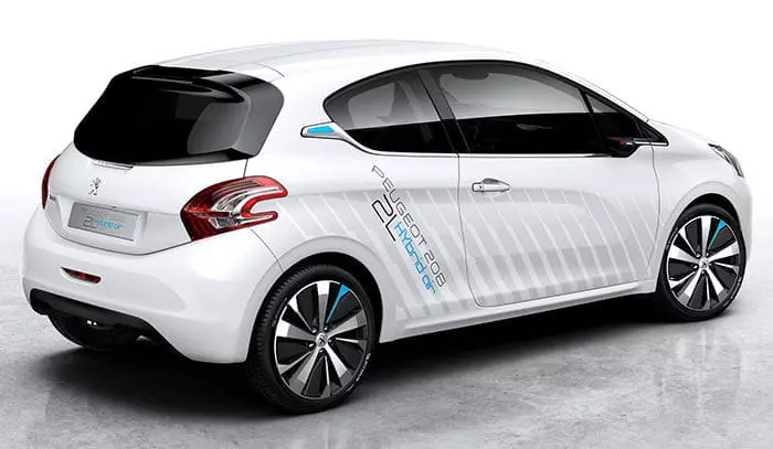 Peugeot 208 2L Hybrid Air