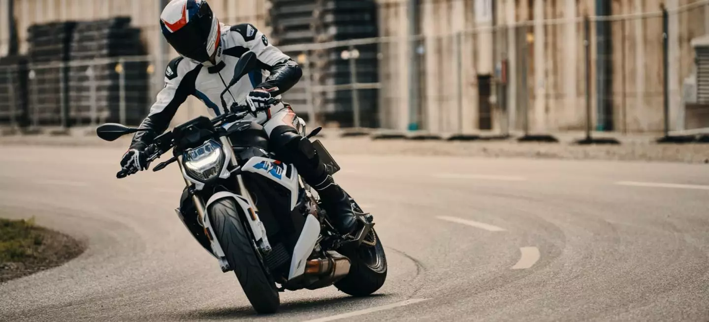 Motosiklet Atölyesi Sürüş Hızı 222 Km H Bmw S 1000 R 2021 01