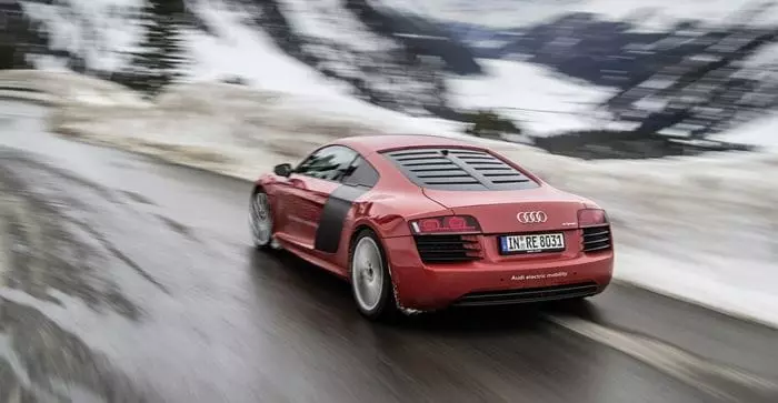 Audi R8 etron