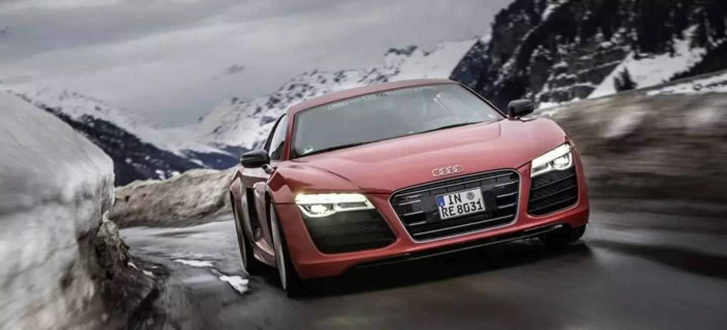 Ọ bụ ihe ezi uche dị na ya ịga n'ihu na e-tron Audi R8? 28958_2