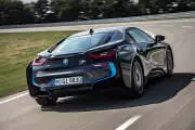 नवीन BMW i8 चे 5 नवकल्पना जे तुम्हाला माहीत नसतील 29484_12