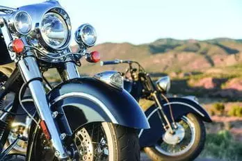 Amerikan klassiki motosikliniň gözbaşyna gaýdyp gelen “Indian Chief Classic 2014”