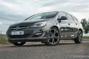 Opel Astra Sports Tourer, 1.6 Turbo 170 CV Sportive ceribandin. Ji hûrgelê naskirî heya kompakta tûj 30727_2