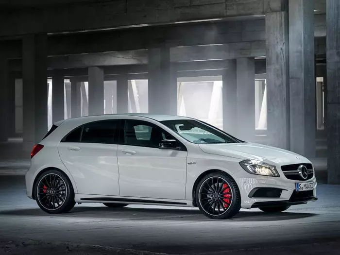 Mercedes A 45 AMG: yn Sbaen o 54,750 ewro