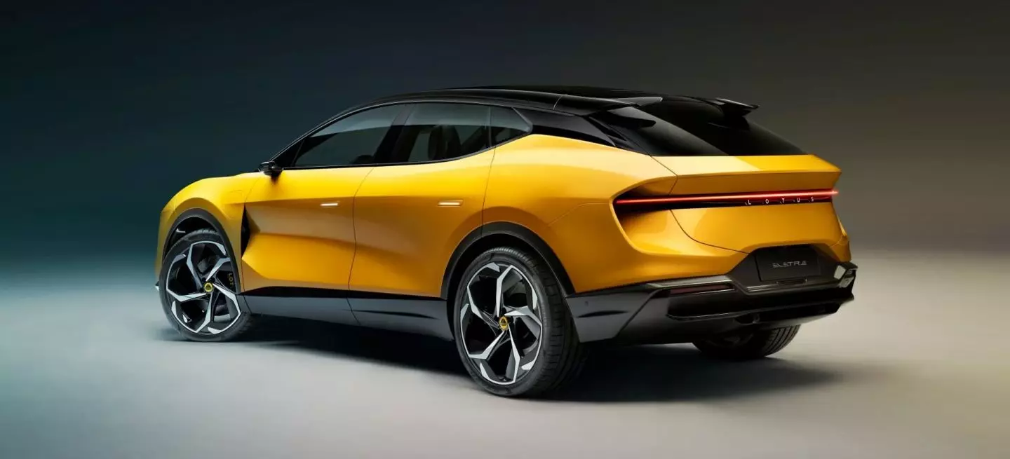 Lotus Eletre 2023 06