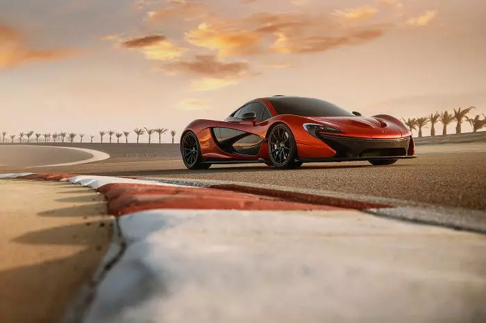 Honda NSX اور McLaren P1: جب بات اسپورٹس کار کے اندرونی حصے کی ہو تو کمال