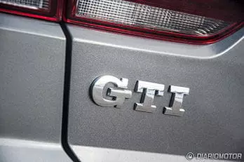 Volkswagen Golf GTI Inaweza Kubadilishwa. Ili kujaribu mienendo ya kompakt inayoweza kubadilishwa na 211 CV ya nguvu 31444_5