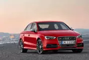 Audi A4 baru yang ringan berkat penggunaan aluminium. Apakah ini akan menjadi kunci dalam diferensiasinya dengan Sedan A3 baru? 31706_2