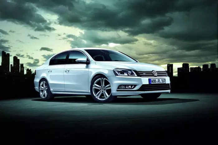 Priser for Spanien af R-Line-serien af Volkswagen Passat, Passat Variant og CC