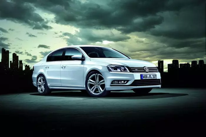 Prisiau ar gyfer Sbaen o ystod R-Line y Volkswagen Passat, Passat Variant a CC