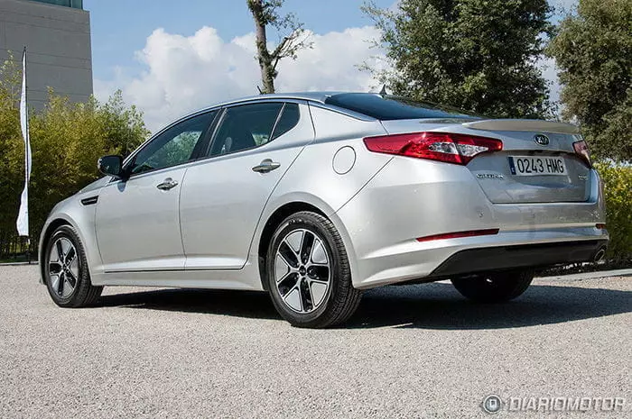 起亚 Optima Hybrid：西班牙 33,699 欧元起