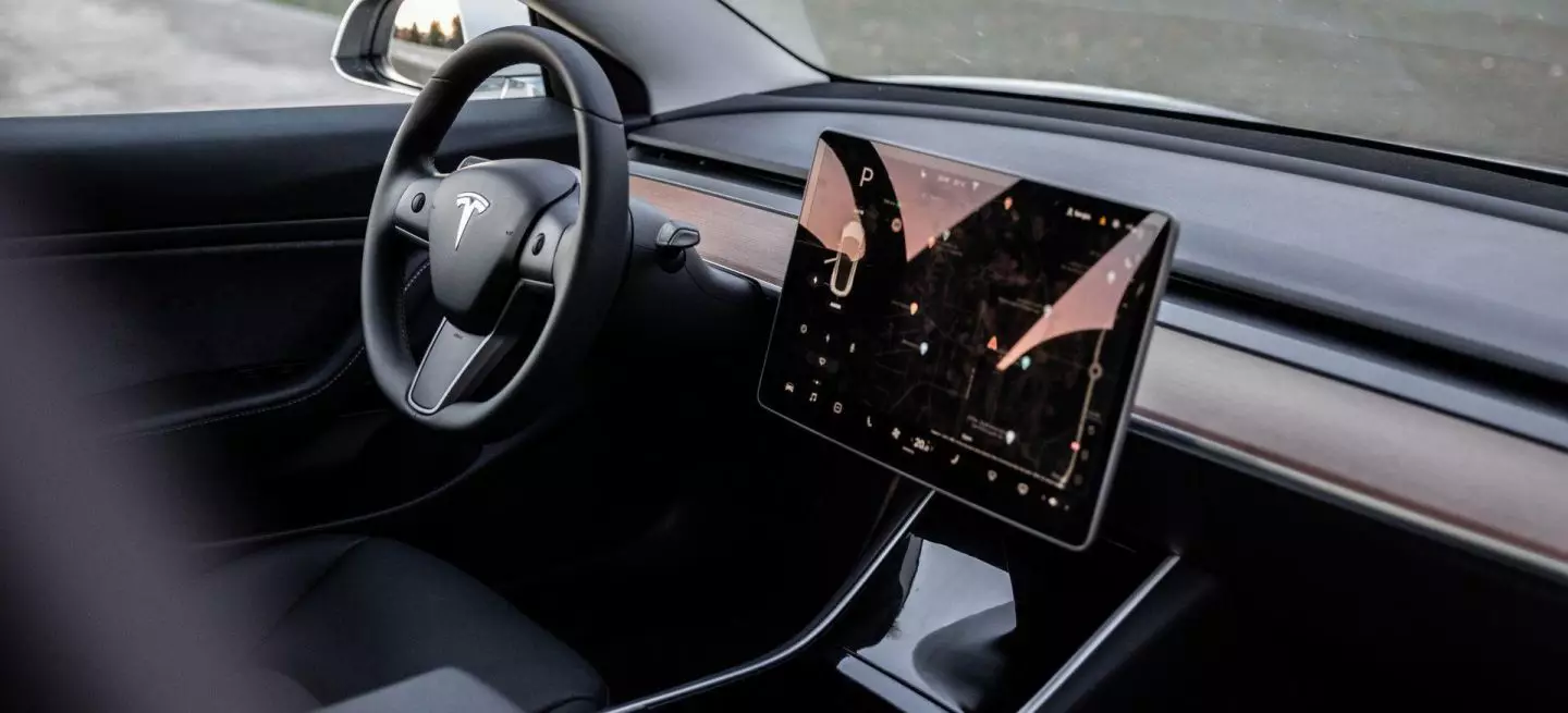 Tesla Model 3 Oferta Setembre 2021 Interior Esquitxador