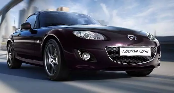 I-Mazda ne-Fiat bahlangana ukuze kuthuthukiswe i-MX-5 elandelayo