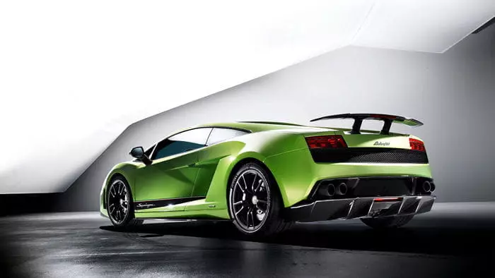 Gallardo мураскорунун диапазону жөнөкөй болот