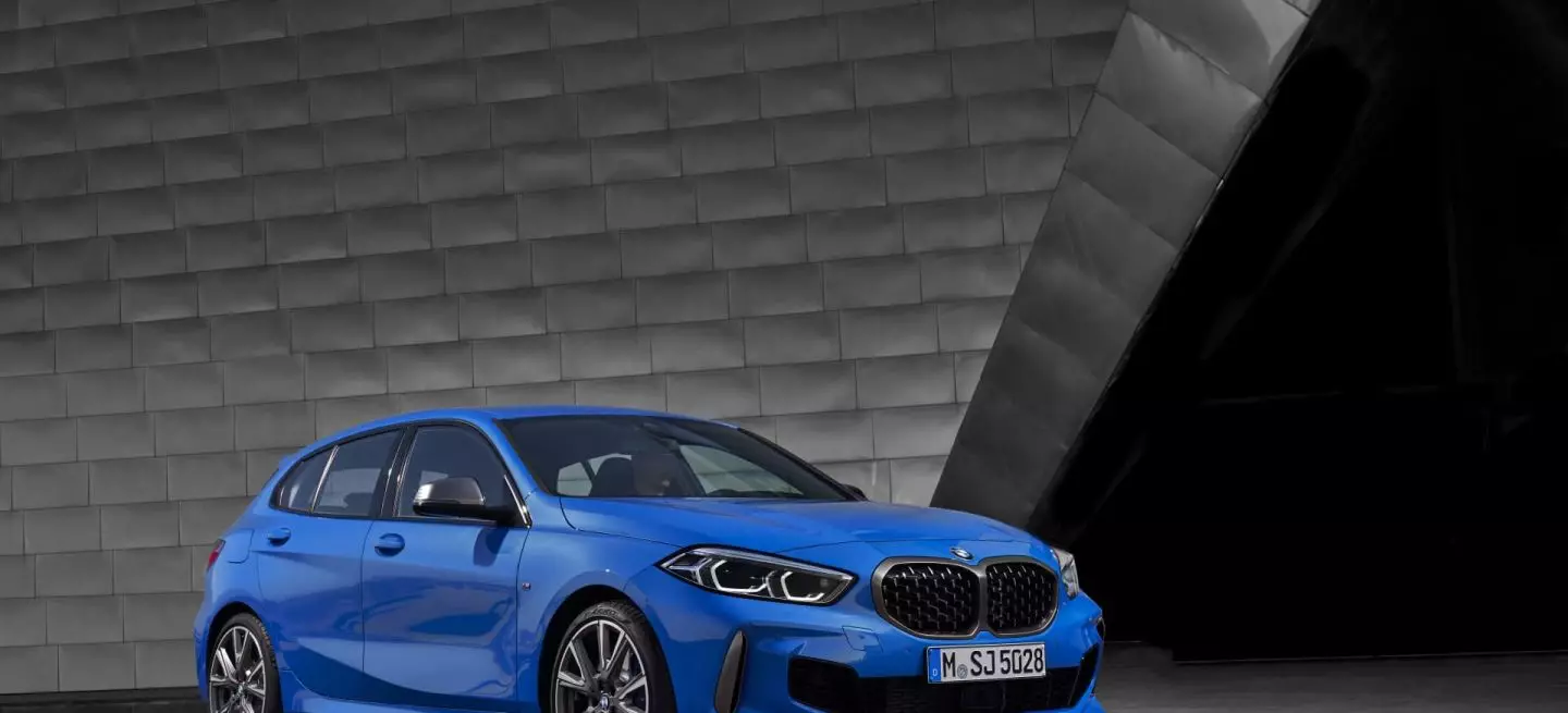 پیشنهاد Bmw Stock دسامبر 2021 Series 1 01