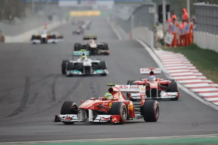 Felipe Massa en Fernando Alonso by die 2011 Koreaanse GP