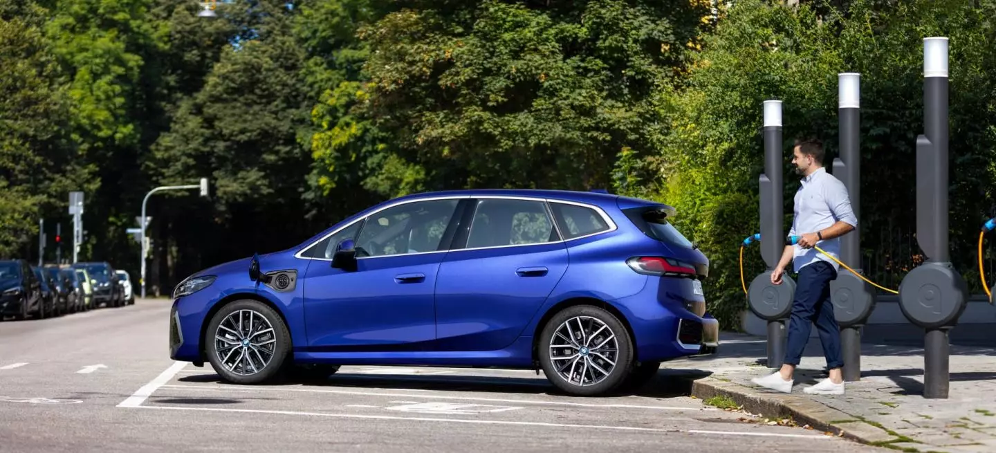 Bmw Sèrie 2 Active Tourer 2020 1021 17 Exterior Càrrega