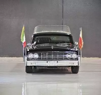 Lincoln Continental 1964 Popemobile