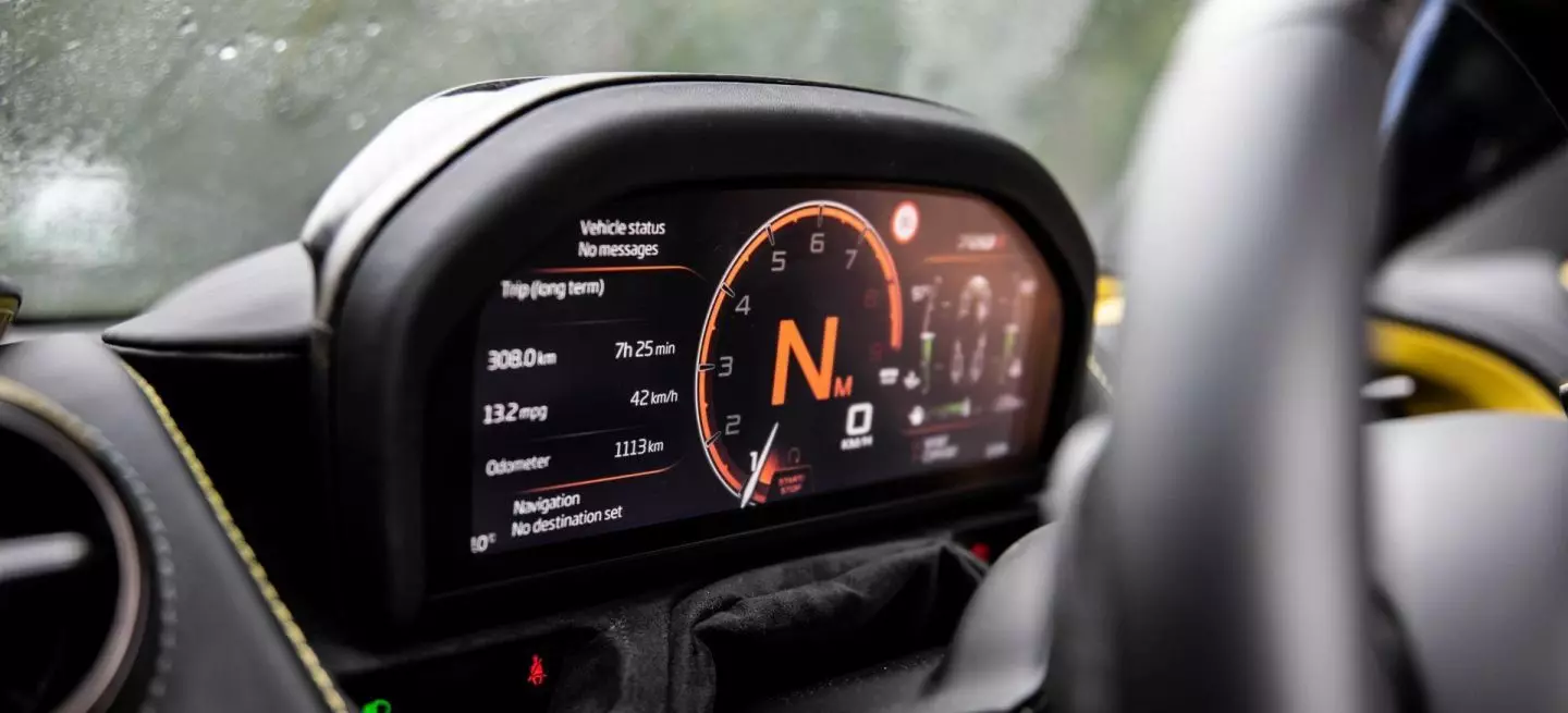 ടെസ്റ്റ് Mclaren 720s 28