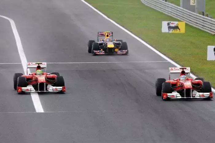 Alonso a Massa (Ferrari) - VC Maďarska 2011