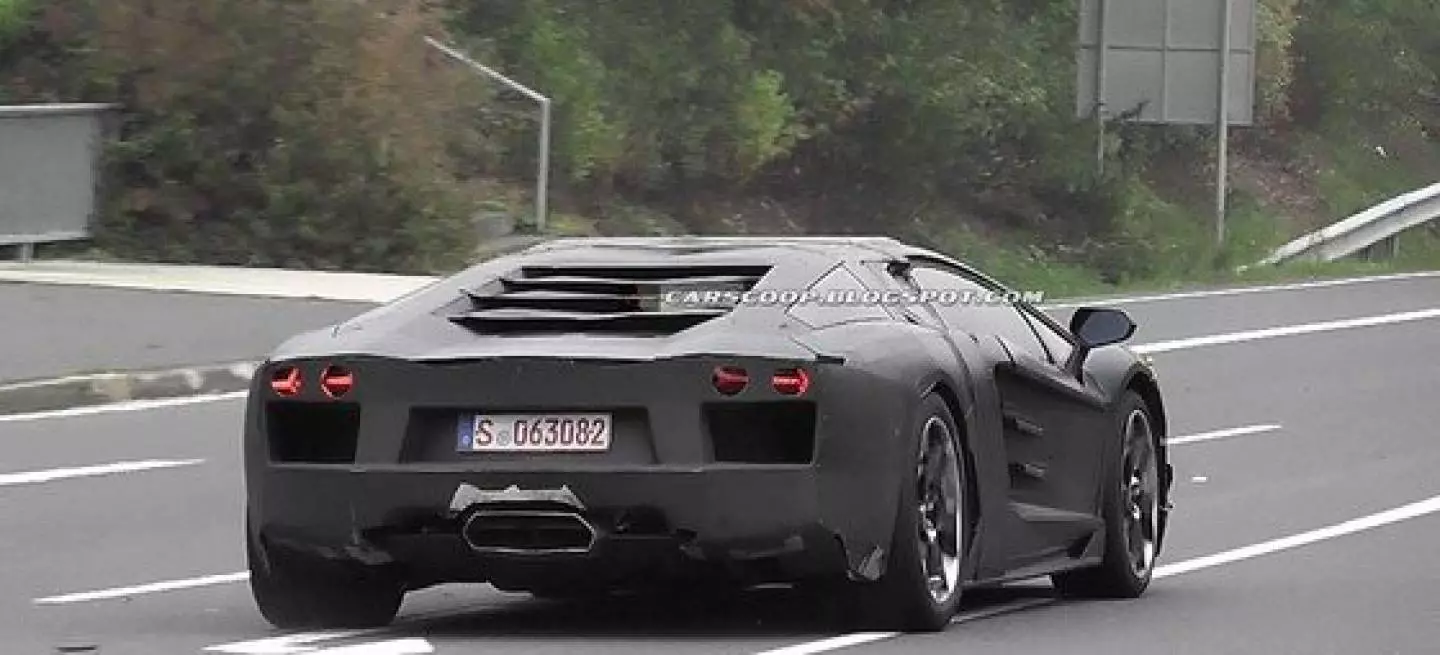 Lamborghini Aventador з відкритим обличчям 38162_1