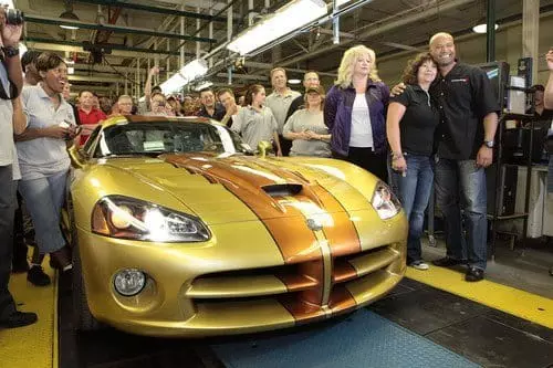 Dodge Viper SRT10 ya mwisho inatoka kwenye njia za uzalishaji