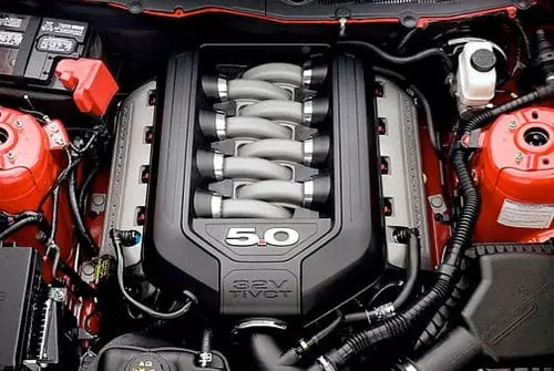 Ford Mustang GT 5.0 V8, लीक छविहरू