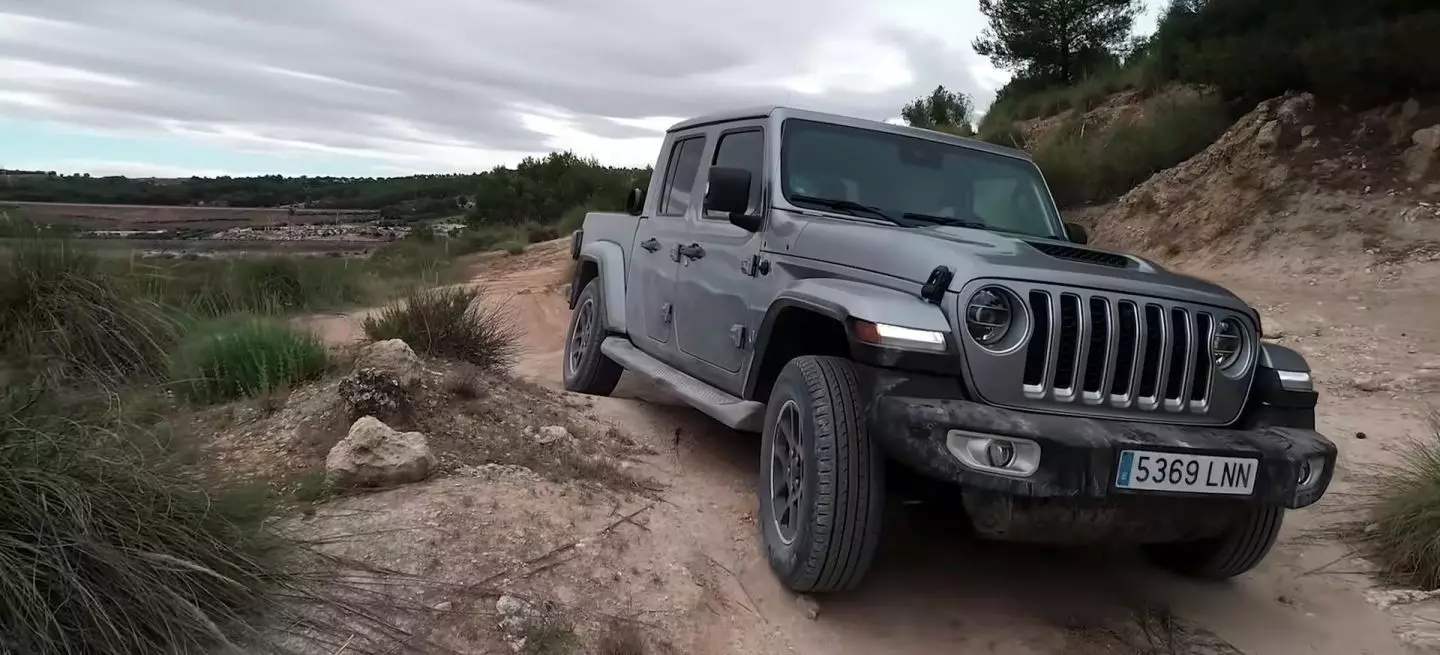 Tástáil Jeep Gladiator 4x4 00006