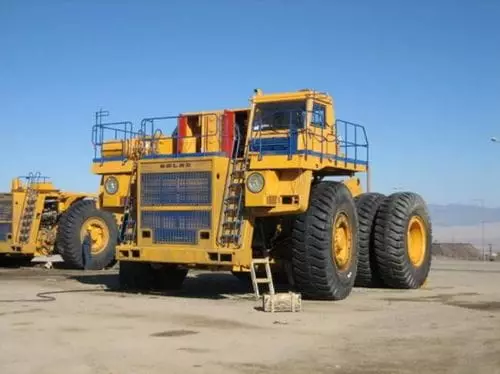 Com es construeix un dumper gegant Belaz?