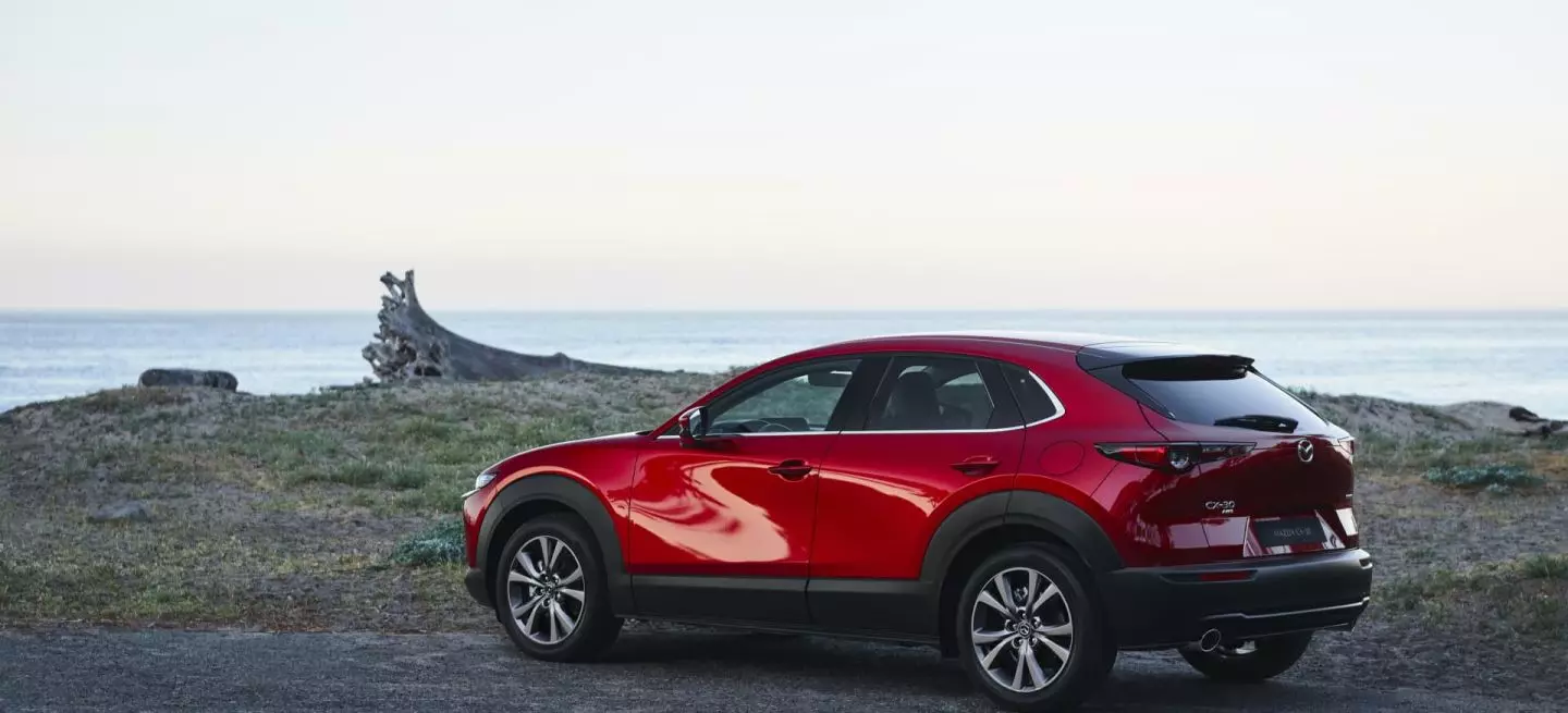 Прапанова Mazda Cx 30 у траўні 2021 г. Задняя частка